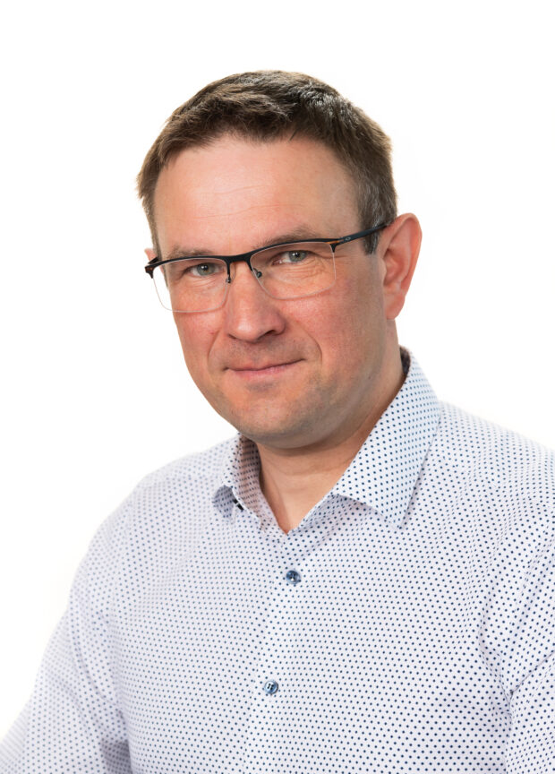 Yhteystiedot - Lux - 90 vuotta teknistä ylivoimaa